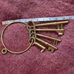 unknown | Accents | Vintage Brass Skeleton Keys On A Ring 5 Varying ...